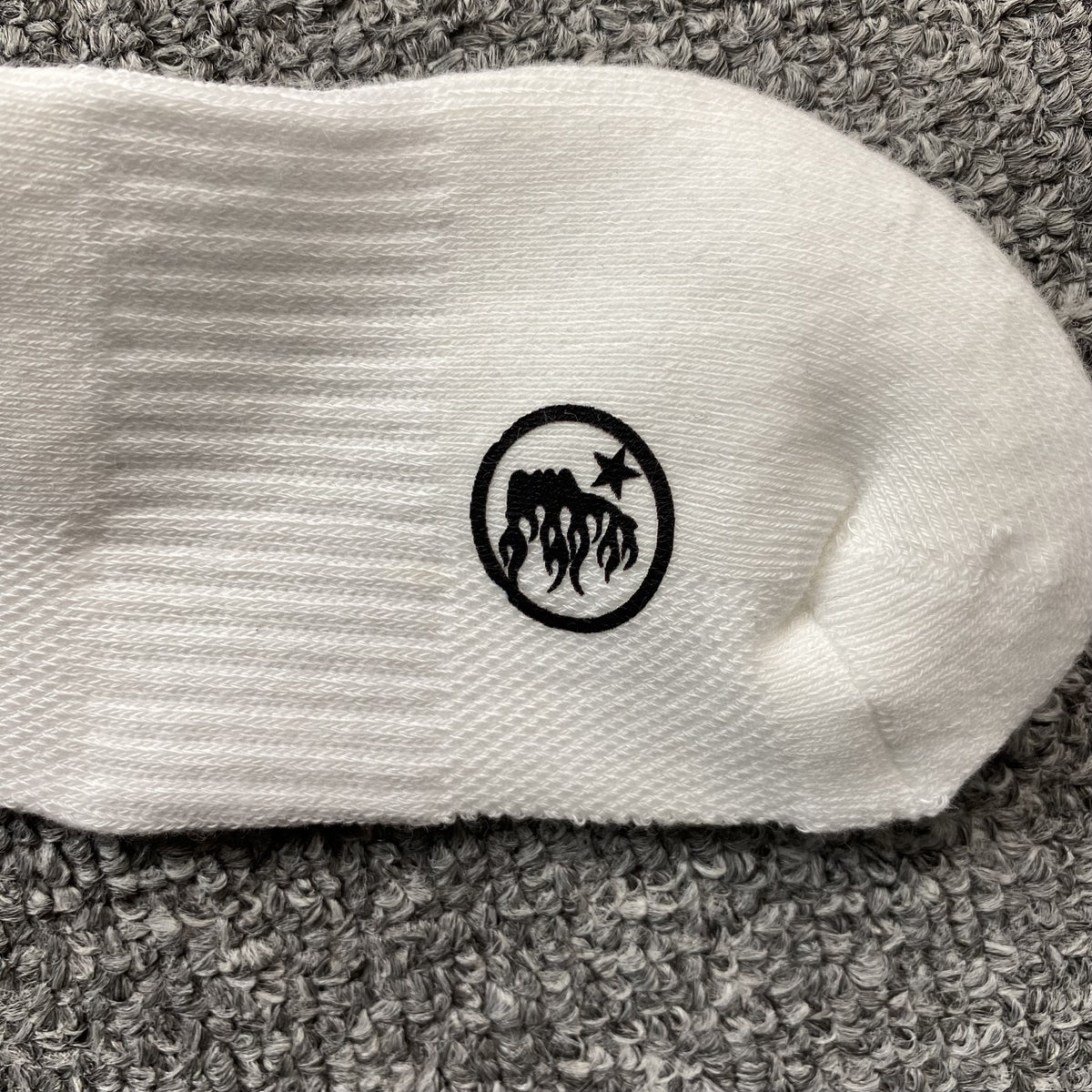 Hellstar logo socks – Ready2shipnyc